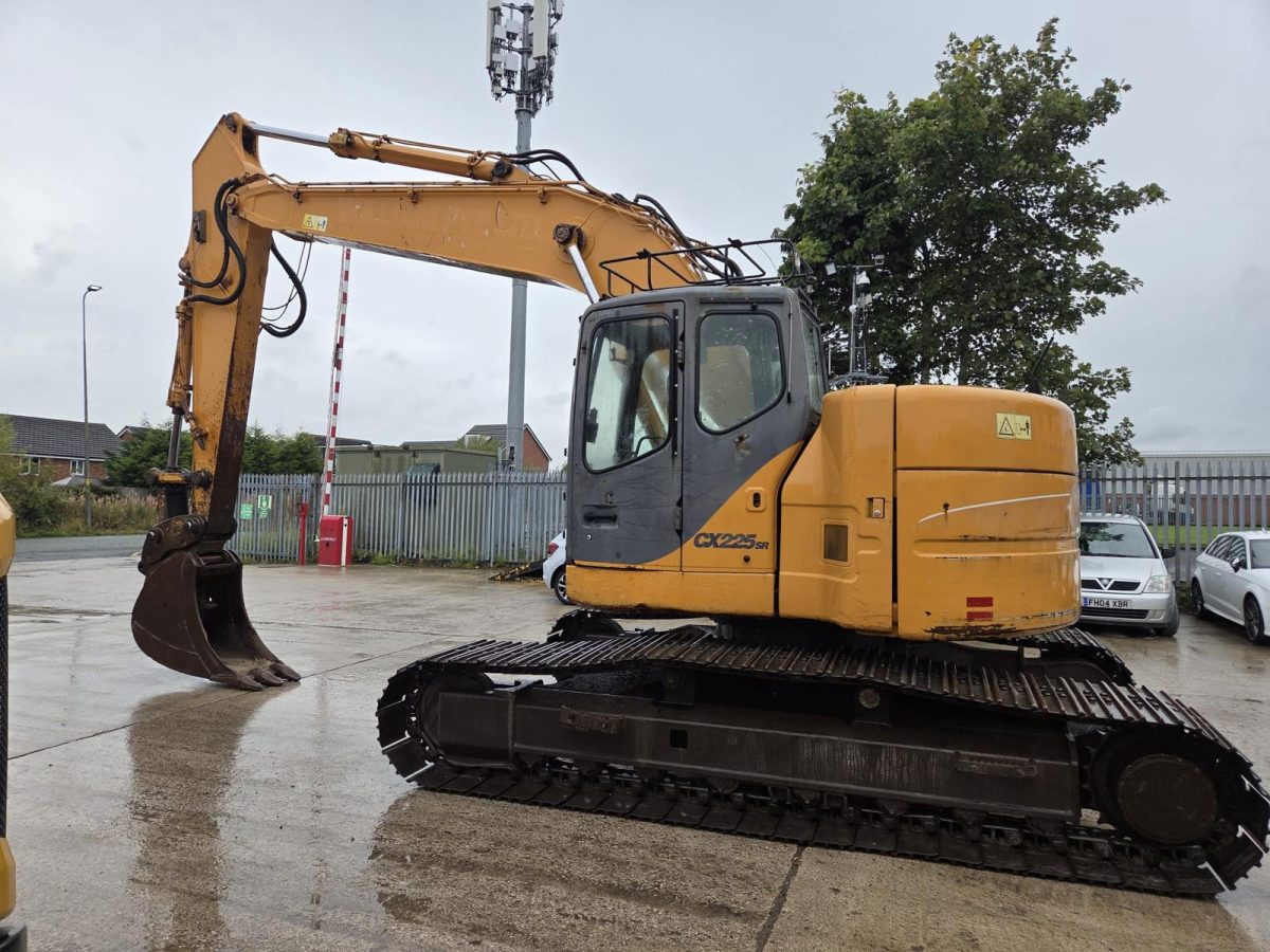 CASE CX225SR Short-Radius Crawler Excavator - Contract Plant