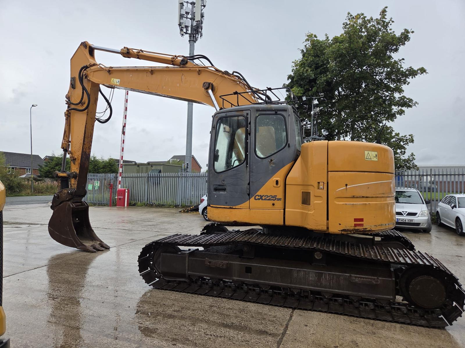 CASE CX225SR Short-Radius Crawler Excavator - Contract Plant