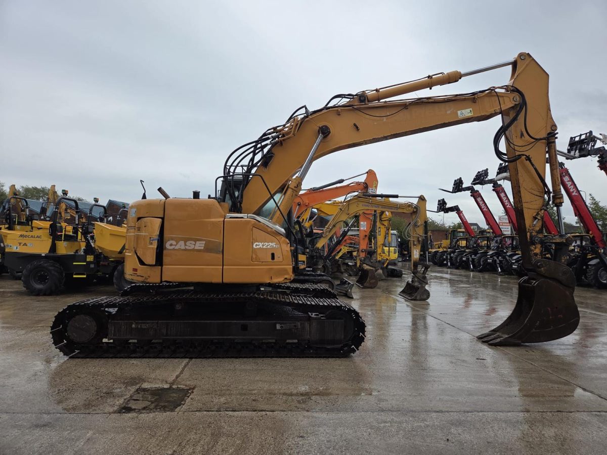 CASE CX225SR Short-Radius Crawler Excavator - Contract Plant